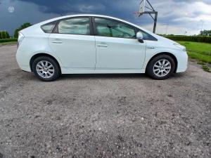 White Toyota Prius 2013 in Kaunas, with an engine capacity of 1.80 L and mileage of 356 thousand km for 7000 €, photo 8 on AUTOMOTO.COM.LV