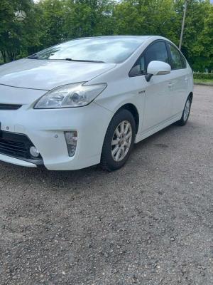White Toyota Prius 2013 in Kaunas, with an engine capacity of 1.80 L and mileage of 356 thousand km for 7000 €, photo 10 on AUTOMOTO.COM.LV