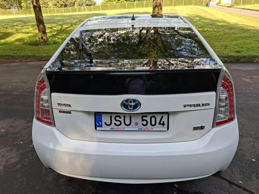Balts Toyota Prius 2013 Viļņa, ar dzinēja tilpumu 1.80 L un nobraukumu 218 tūkst. km par 8900 €, foto 6 vietnē AUTOMOTO.COM.LV