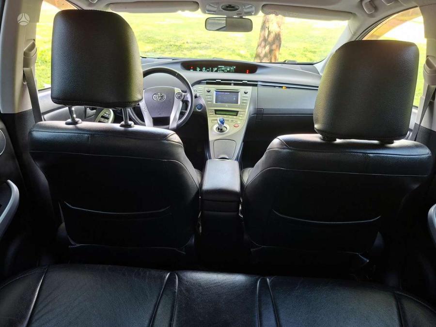 Balts Toyota Prius 2013 Viļņa, ar dzinēja tilpumu 1.80 L un nobraukumu 218 tūkst. km par 8900 €, foto 9 vietnē AUTOMOTO.COM.LV