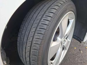 Balts Toyota Prius 2013 Viļņa, ar dzinēja tilpumu 1.80 L un nobraukumu 218 tūkst. km par 8900 €, foto 15 vietnē AUTOMOTO.COM.LV