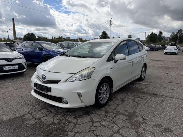 White Toyota Prius 2013 in Panevezys, with an engine capacity of 1.80 L and mileage of 370 thousand km for 7000 €, photo 1 on AUTOMOTO.COM.LV