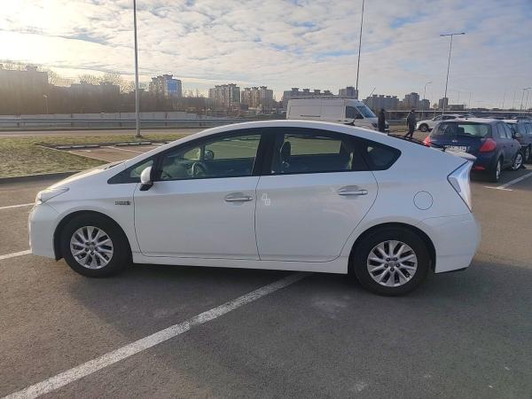 Balts Toyota Prius 2014 Kauņa, ar dzinēja tilpumu 1.80 L un nobraukumu 243 tūkst. km par 7995 €, foto 5 vietnē AUTOMOTO.COM.LV