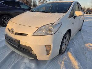 White Toyota Prius 2014 in Marijampole, with an engine capacity of 1.80 L and mileage of 206 thousand km for 9200 €, photo 6 on AUTOMOTO.COM.LV