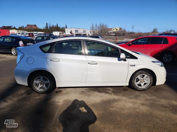 Balts Toyota Prius 2014 Kauņa, ar dzinēja tilpumu 1.80 L un nobraukumu 243 tūkst. km par 7300 €, foto 3 vietnē AUTOMOTO.COM.LV