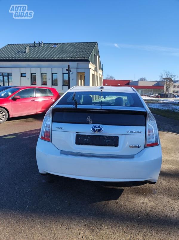 Balts Toyota Prius 2014 Kauņa, ar dzinēja tilpumu 1.80 L un nobraukumu 243 tūkst. km par 7300 €, foto 4 vietnē AUTOMOTO.COM.LV