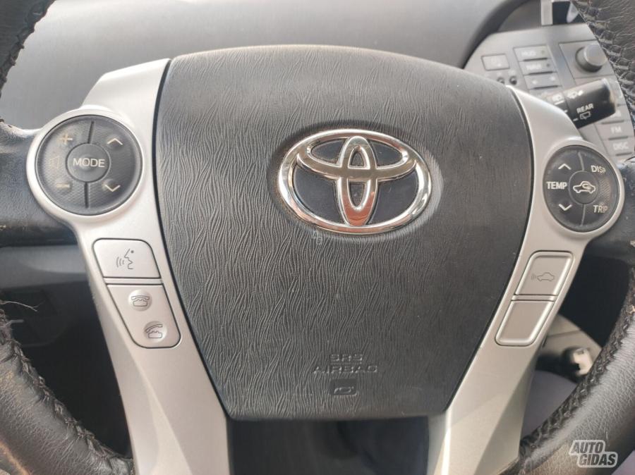Balts Toyota Prius 2014 Kauņa, ar dzinēja tilpumu 1.80 L un nobraukumu 243 tūkst. km par 8500 €, foto 23 vietnē AUTOMOTO.COM.LV