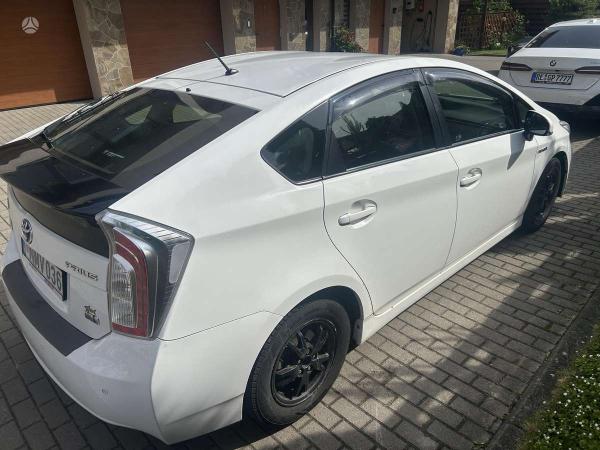 Balts Toyota Prius 2014 Panevēža, ar dzinēja tilpumu 1.80 L un nobraukumu 250 tūkst. km par 7000 €, foto 11 vietnē AUTOMOTO.COM.LV