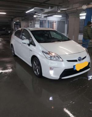 White Toyota Prius 2015 in Siauliai, with an engine capacity of 1.80 L and mileage of 153 thousand km for 10500 €, photo 7 on AUTOMOTO.COM.LV