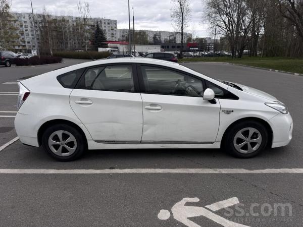Balts Toyota Prius 2015 Rīga, ar dzinēja tilpumu 1.80 L un nobraukumu 254 tūkst. km par 5100 €, foto 7 vietnē AUTOMOTO.COM.LV