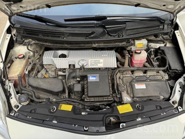 Balts Toyota Prius 2015 Rīga, ar dzinēja tilpumu 1.80 L un nobraukumu 254 tūkst. km par 5100 €, foto 10 vietnē AUTOMOTO.COM.LV