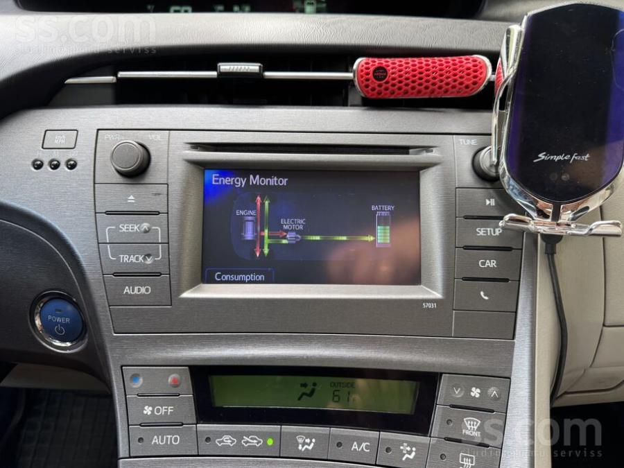Balts Toyota Prius 2015 Rīga, ar dzinēja tilpumu 1.80 L un nobraukumu 254 tūkst. km par 5100 €, foto 14 vietnē AUTOMOTO.COM.LV
