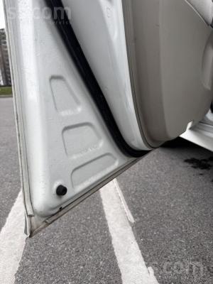 Balts Toyota Prius 2015 Rīga, ar dzinēja tilpumu 1.80 L un nobraukumu 254 tūkst. km par 5100 €, foto 19 vietnē AUTOMOTO.COM.LV