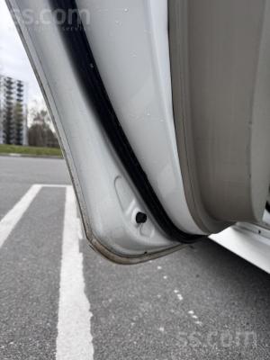 Balts Toyota Prius 2015 Rīga, ar dzinēja tilpumu 1.80 L un nobraukumu 254 tūkst. km par 5100 €, foto 22 vietnē AUTOMOTO.COM.LV