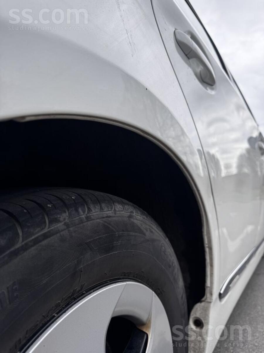 Balts Toyota Prius 2015 Rīga, ar dzinēja tilpumu 1.80 L un nobraukumu 254 tūkst. km par 5100 €, foto 23 vietnē AUTOMOTO.COM.LV