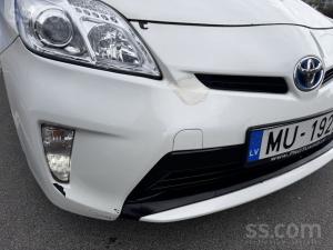 Balts Toyota Prius 2015 Rīga, ar dzinēja tilpumu 1.80 L un nobraukumu 254 tūkst. km par 5100 €, foto 26 vietnē AUTOMOTO.COM.LV