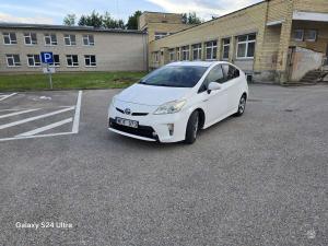 Balts Toyota Prius 2015 Kauņa, ar dzinēja tilpumu 1.80 L un nobraukumu 290 tūkst. km par 6500 €, foto 3 vietnē AUTOMOTO.COM.LV