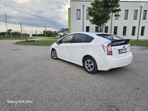 Balts Toyota Prius 2015 Kauņa, ar dzinēja tilpumu 1.80 L un nobraukumu 290 tūkst. km par 6500 €, foto 5 vietnē AUTOMOTO.COM.LV