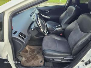 Balts Toyota Prius 2015 Kauņa, ar dzinēja tilpumu 1.80 L un nobraukumu 290 tūkst. km par 6500 €, foto 6 vietnē AUTOMOTO.COM.LV