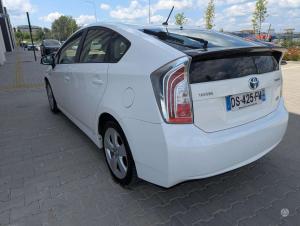 Белый Тойота Приус 2015 в Вильнюс, объемом двигателя 1.80 л и пробегом 273 тыс. км за 7900 €, фото 5 на AUTOMOTO.COM.LV