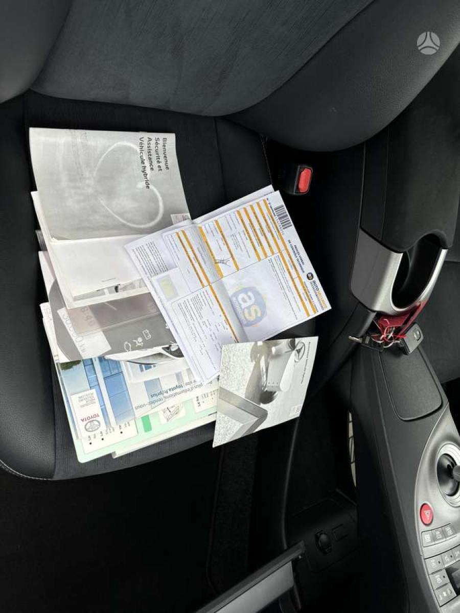 Balts Toyota Prius 2016 Viļņa, ar dzinēja tilpumu 1.80 L un nobraukumu 250 tūkst. km par 8950 €, foto 7 vietnē AUTOMOTO.COM.LV