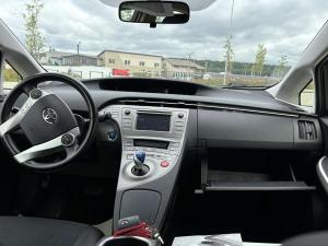 Balts Toyota Prius 2016 Viļņa, ar dzinēja tilpumu 1.80 L un nobraukumu 250 tūkst. km par 8950 €, foto 10 vietnē AUTOMOTO.COM.LV