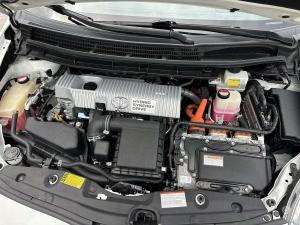 Balts Toyota Prius 2016 Viļņa, ar dzinēja tilpumu 1.80 L un nobraukumu 250 tūkst. km par 8950 €, foto 14 vietnē AUTOMOTO.COM.LV
