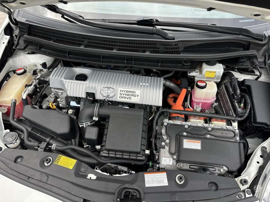 Balts Toyota Prius 2016 Viļņa, ar dzinēja tilpumu 1.80 L un nobraukumu 250 tūkst. km par 8950 €, foto 14 vietnē AUTOMOTO.COM.LV