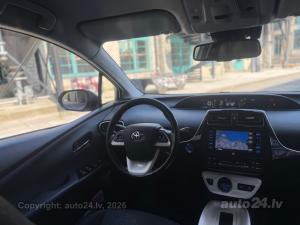 Balts Toyota Prius 2016 Tallina, ar dzinēja tilpumu 1.80 L un nobraukumu 284 tūkst. km par 12600 €, foto 11 vietnē AUTOMOTO.COM.LV