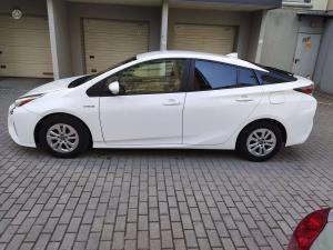 White Toyota Prius 2016 in Vilnius, with an engine capacity of 1.80 L and mileage of 374 thousand km for 7950 €, photo 9 on AUTOMOTO.COM.LV