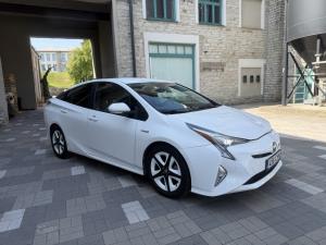 Balts Toyota Prius 2016 Tallina, ar dzinēja tilpumu 1.60 L un nobraukumu 284 tūkst. km par 10880 €, foto 14 vietnē AUTOMOTO.COM.LV