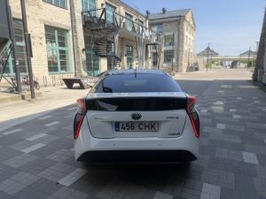 Balts Toyota Prius 2016 Tallina, ar dzinēja tilpumu 1.60 L un nobraukumu 284 tūkst. km par 10880 €, foto 16 vietnē AUTOMOTO.COM.LV