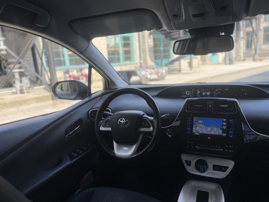 Balts Toyota Prius 2016 Tallina, ar dzinēja tilpumu 1.60 L un nobraukumu 284 tūkst. km par 10880 €, foto 20 vietnē AUTOMOTO.COM.LV