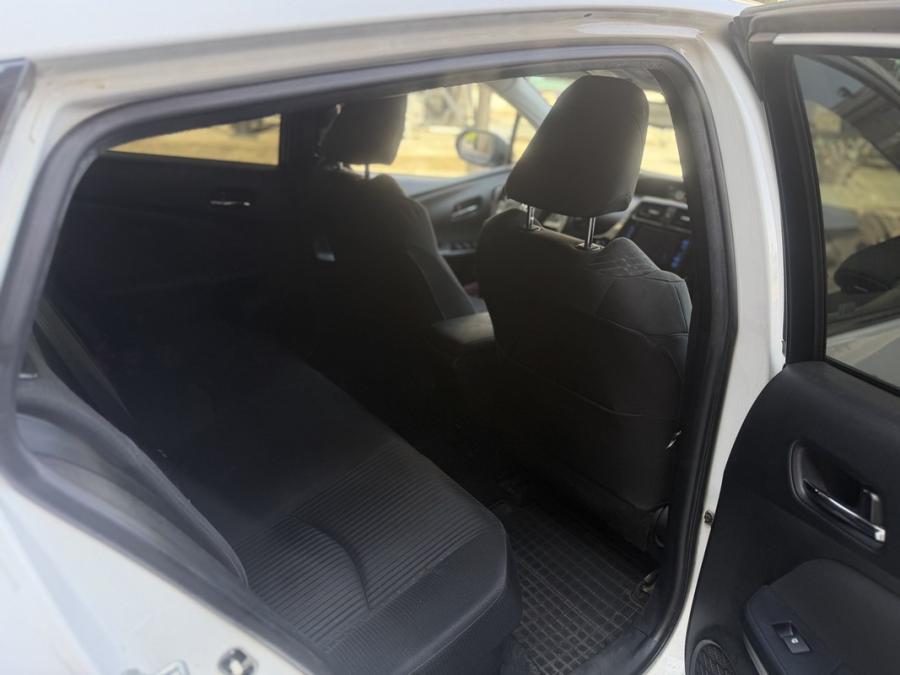 Balts Toyota Prius 2016 Tallina, ar dzinēja tilpumu 1.60 L un nobraukumu 284 tūkst. km par 10880 €, foto 24 vietnē AUTOMOTO.COM.LV