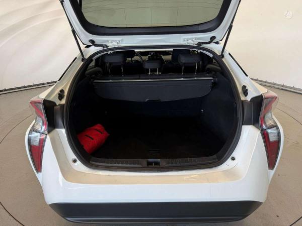 Balts Toyota Prius 2016 Kauņa, ar dzinēja tilpumu 1.80 L un nobraukumu 133 tūkst. km par 10900 €, foto 10 vietnē AUTOMOTO.COM.LV