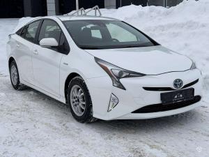 Balts Toyota Prius 2017 Viļņa, ar dzinēja tilpumu 1.80 L un nobraukumu 179 tūkst. km par 13999 €, foto 7 vietnē AUTOMOTO.COM.LV