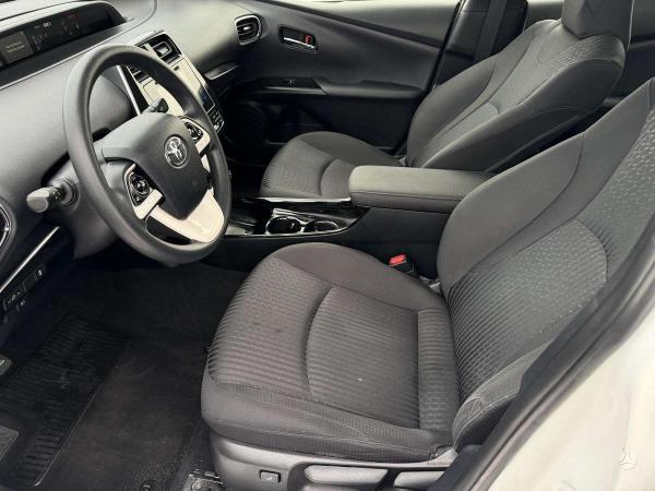 Balts Toyota Prius 2017 Viļņa, ar dzinēja tilpumu 1.80 L un nobraukumu 179 tūkst. km par 13999 €, foto 11 vietnē AUTOMOTO.COM.LV