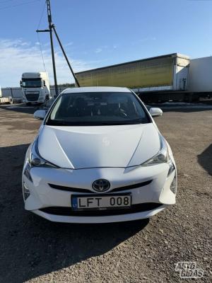 Balts Toyota Prius 2017 Viļņa, ar dzinēja tilpumu 1.80 L un nobraukumu 283 tūkst. km par 14500 €, foto 4 vietnē AUTOMOTO.COM.LV