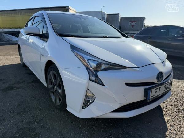 Balts Toyota Prius 2017 Viļņa, ar dzinēja tilpumu 1.80 L un nobraukumu 283 tūkst. km par 14500 €, foto 5 vietnē AUTOMOTO.COM.LV