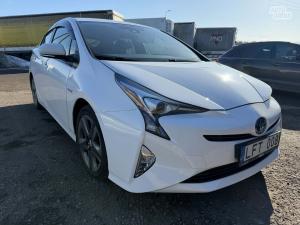 Balts Toyota Prius 2017 Viļņa, ar dzinēja tilpumu 1.80 L un nobraukumu 283 tūkst. km par 14500 €, foto 5 vietnē AUTOMOTO.COM.LV
