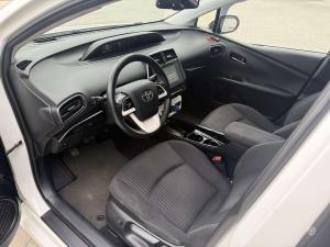 White Toyota Prius 2017 in Siauliai, with an engine capacity of 1.80 L and mileage of 250 thousand km for 9200 €, photo 13 on AUTOMOTO.COM.LV