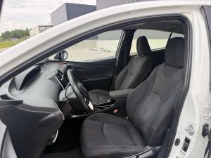 White Toyota Prius 2017 in Siauliai, with an engine capacity of 1.80 L and mileage of 250 thousand km for 9200 €, photo 14 on AUTOMOTO.COM.LV