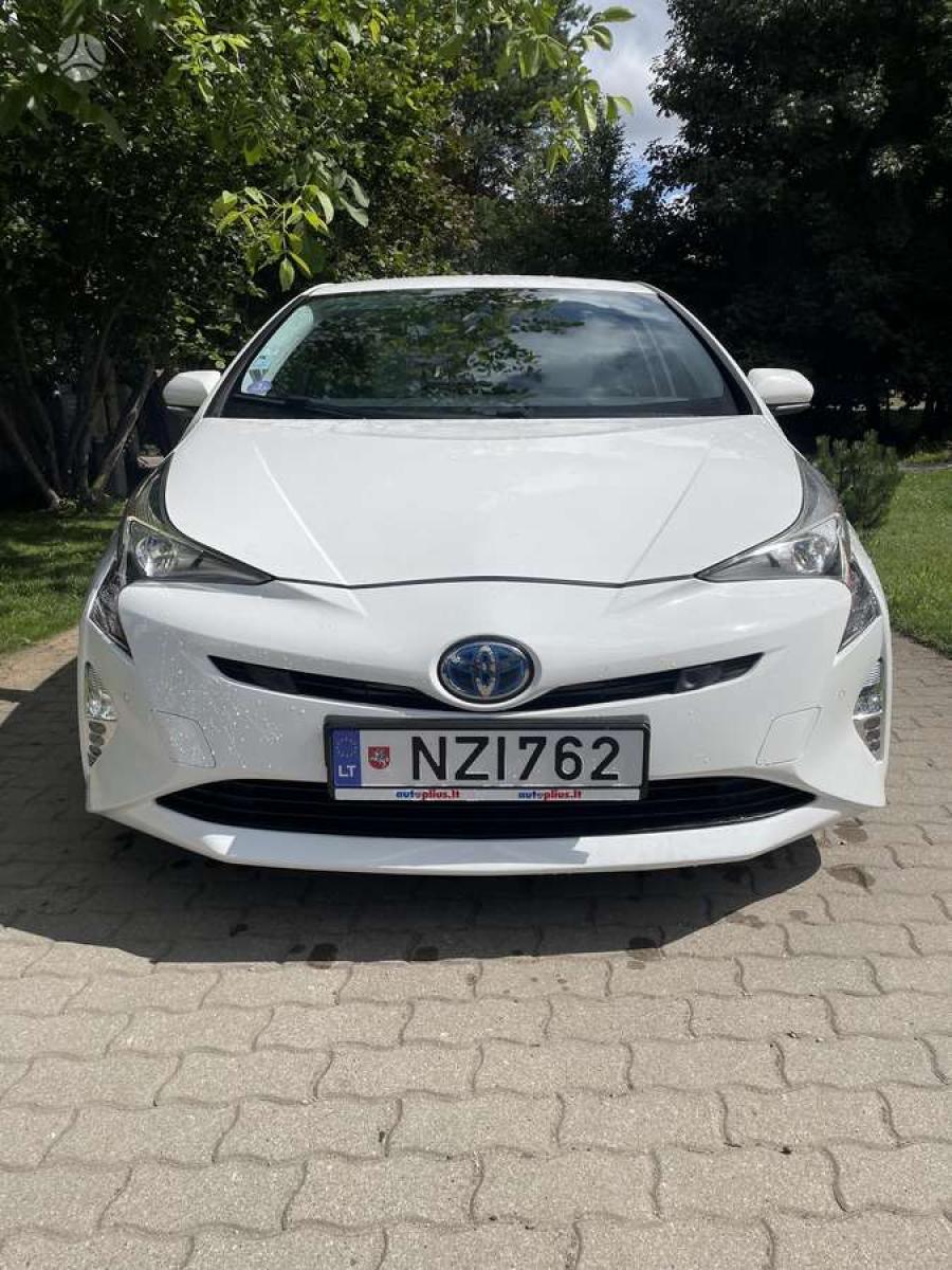 Balts Toyota Prius 2017 Raseiniai, ar dzinēja tilpumu 1.80 L un nobraukumu 201 tūkst. km par 10900 €, foto 1 vietnē AUTOMOTO.COM.LV
