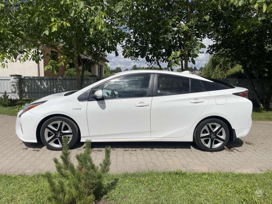 Balts Toyota Prius 2017 Raseiniai, ar dzinēja tilpumu 1.80 L un nobraukumu 201 tūkst. km par 10900 €, foto 4 vietnē AUTOMOTO.COM.LV