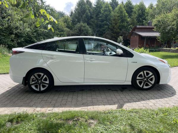 Белый Тойота Приус 2017 в Расейняй, объемом двигателя 1.80 л и пробегом 201 тыс. км за 10900 €, фото 7 на AUTOMOTO.COM.LV