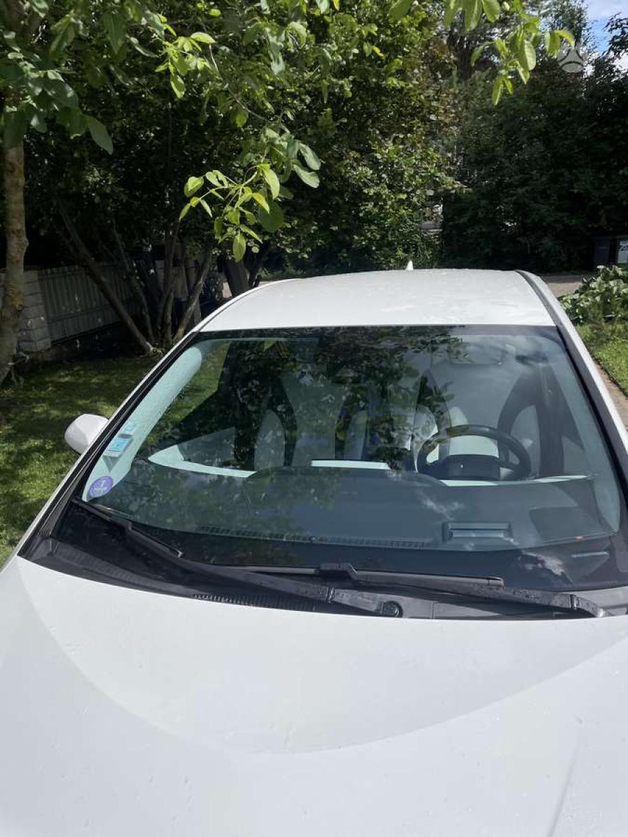 Balts Toyota Prius 2017 Raseiniai, ar dzinēja tilpumu 1.80 L un nobraukumu 201 tūkst. km par 10900 €, foto 12 vietnē AUTOMOTO.COM.LV