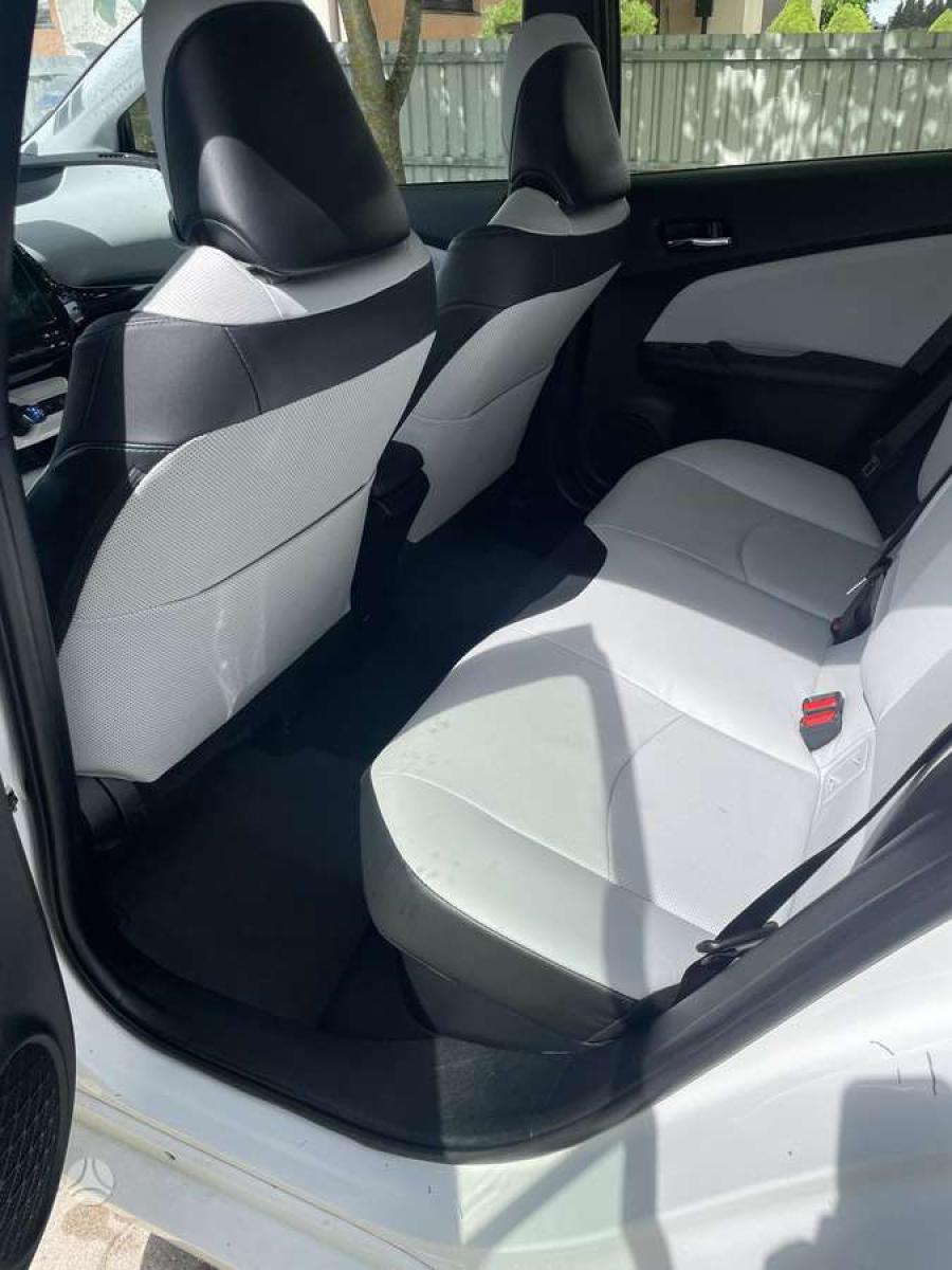 Balts Toyota Prius 2017 Raseiniai, ar dzinēja tilpumu 1.80 L un nobraukumu 201 tūkst. km par 10900 €, foto 14 vietnē AUTOMOTO.COM.LV