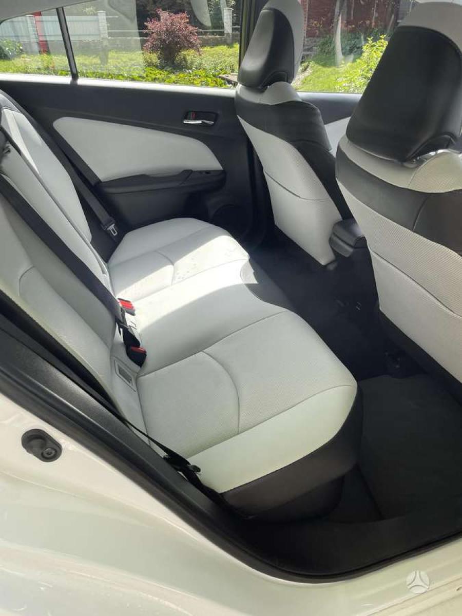 Balts Toyota Prius 2017 Raseiniai, ar dzinēja tilpumu 1.80 L un nobraukumu 201 tūkst. km par 10900 €, foto 17 vietnē AUTOMOTO.COM.LV