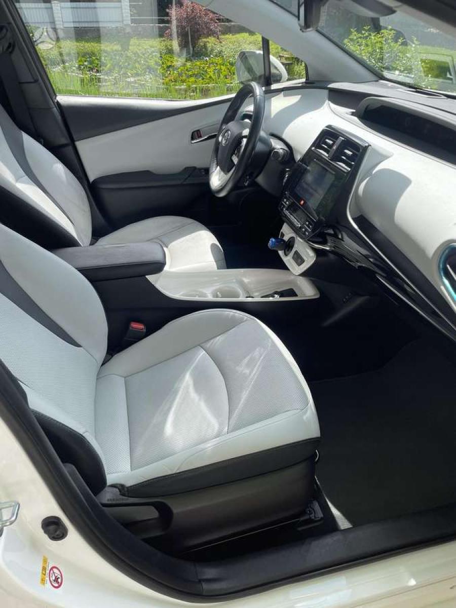 Balts Toyota Prius 2017 Raseiniai, ar dzinēja tilpumu 1.80 L un nobraukumu 201 tūkst. km par 10900 €, foto 18 vietnē AUTOMOTO.COM.LV