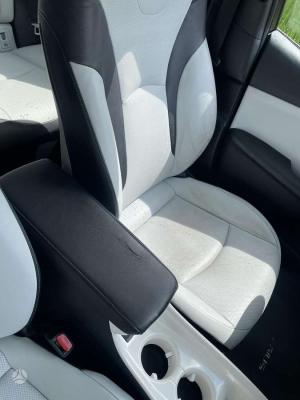 Balts Toyota Prius 2017 Raseiniai, ar dzinēja tilpumu 1.80 L un nobraukumu 201 tūkst. km par 10900 €, foto 19 vietnē AUTOMOTO.COM.LV